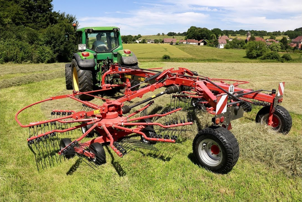 Polonesený shrnovač KUHN GA 6501/7501+ - AGRICO, s.r.o.