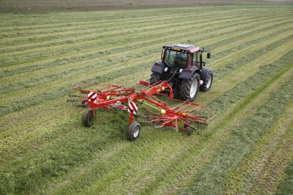 Polonesený shrnovač KUHN GA 6501/7501+ - AGRICO, s.r.o.